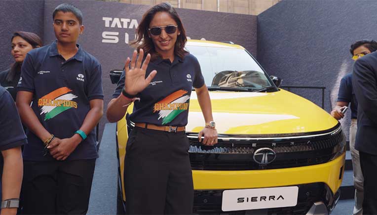 Tata Motors presents Tata Sierra to members of Indian women’s cricket